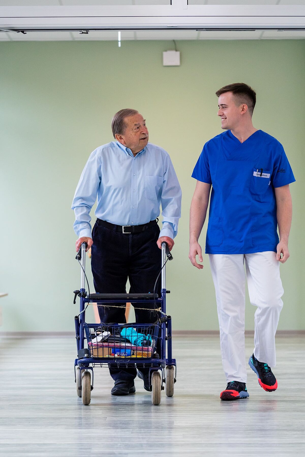 Gute Pflege im Pflegestift Gundelsheim - Dienste für Menschen